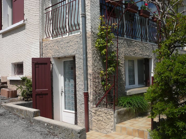 Rez De Villa Paisible Et Jardin à Digne Les Bains - Digne