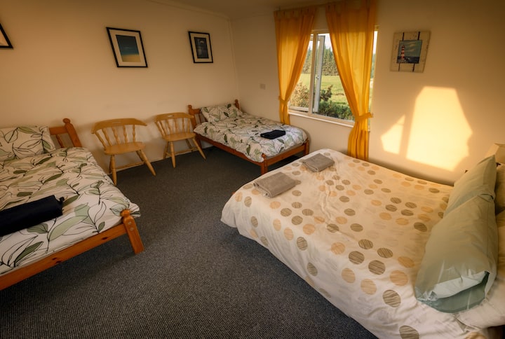 Comfortable Bedroom Cabins With Resturant & Bar - Westport, Ireland