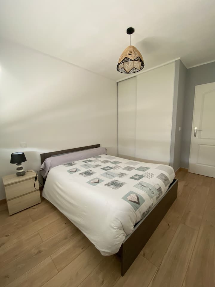 Chambre Privée Dans Maison Individuelle - La Brède