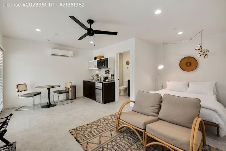 Jennet's Sweet Suite W/ Heated Pool, Gym & Hot Tub - Phoenix-Sky-Harbor Airport (PHX)