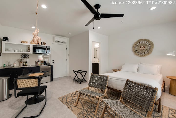 Neddy's Sweet Suite W/ Heated Pool, Gym & Hot Tub - Scottsdale, AZ