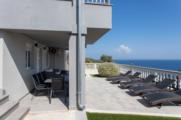 Gray House, Holiday Home With A Fantastic View - Trogir