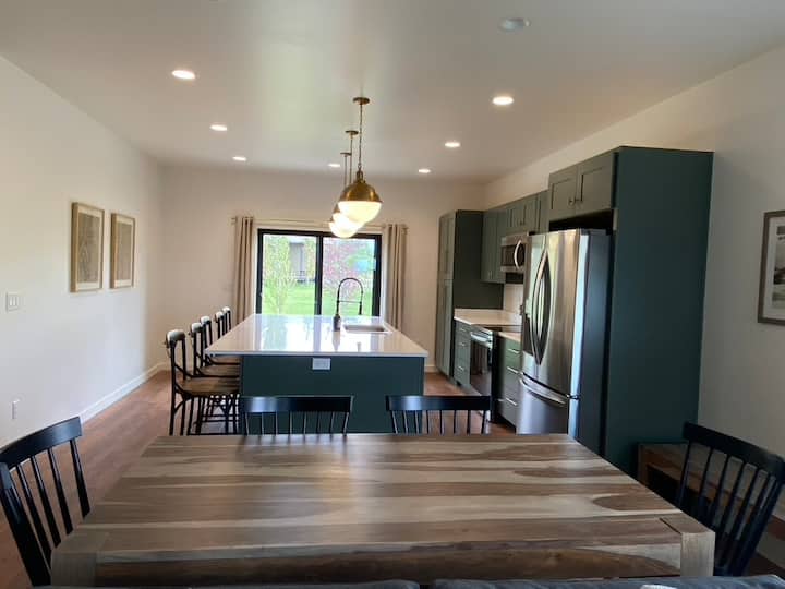 Beautiful Family Retreat! Perfect Location! - Driggs, ID