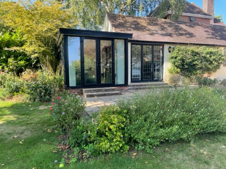 A Beautiful Garden Room Close To The South Downs - Steyning