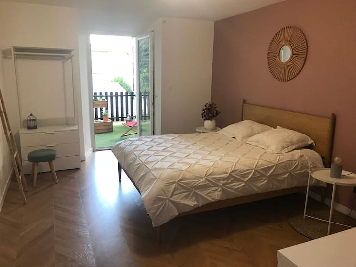 Jolie Chambre En Centre Ville - Parking Gratuit - Briançon