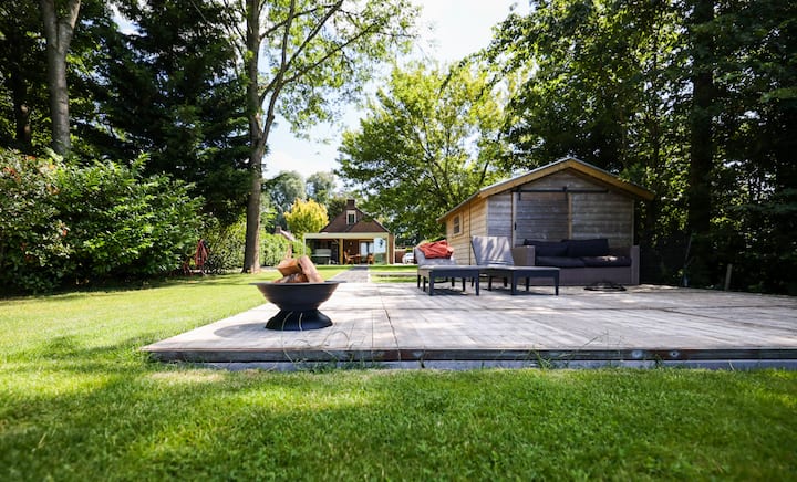 Luxe Vakantiehuis Met Jacuzzi En Grote Tuin. - Netherlands