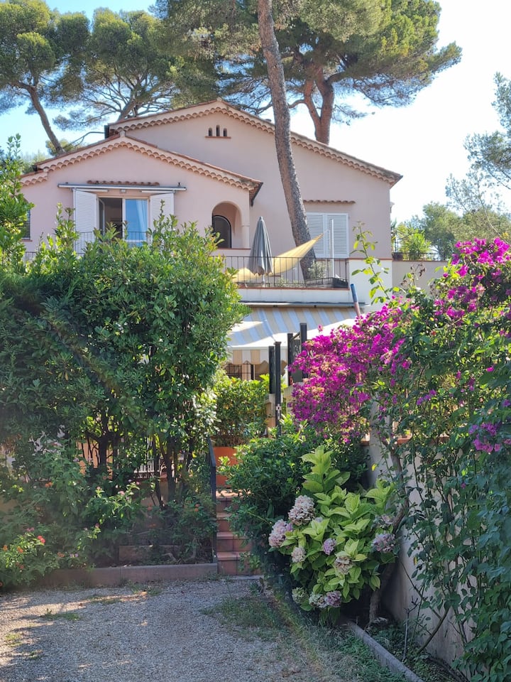 Logement Au Coeur Du Cap D'antibes - Juan-les-Pins