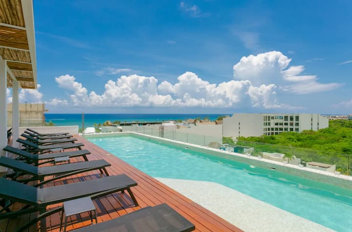 Elegant Condo Steps To Beach And 5th In Quiet Area - Playa del Carmen