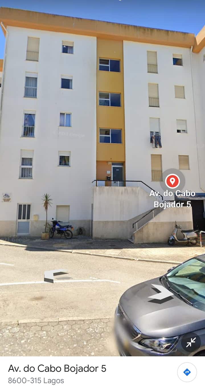 Apartamento T2 Bem Localizado Em Lagos. - Lagos
