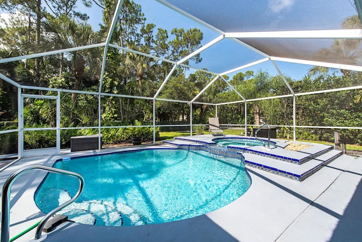 Newly Renovated, Beach Close & Pet Friendly - Naples, FL
