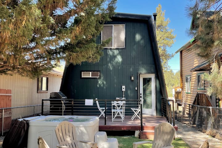Moonridge Muse - 2 Bedrooms Cabin W/ Hot Tub - Big Bear Lake, CA