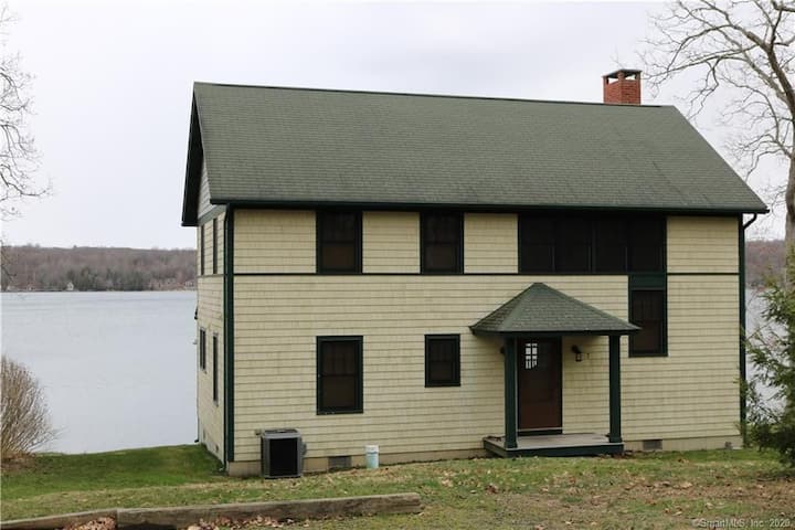 Charming, Bright Lakefront 4-bedroom Cottage. - Litchfield, CT