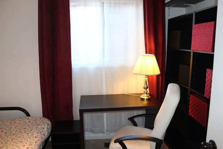 .C3-p Thornhill Cozy Top Floor Park View Bus 3min - Toronto