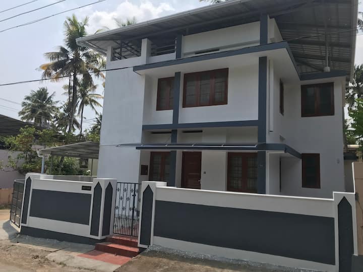Theveril Short Stay Home. A 4 Bedroom Villa - Trivandrum