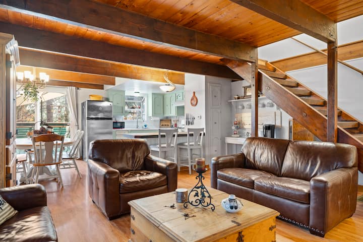 The Hummingbird Hill Cabin - Cozy Family Retreat - Running Springs, CA