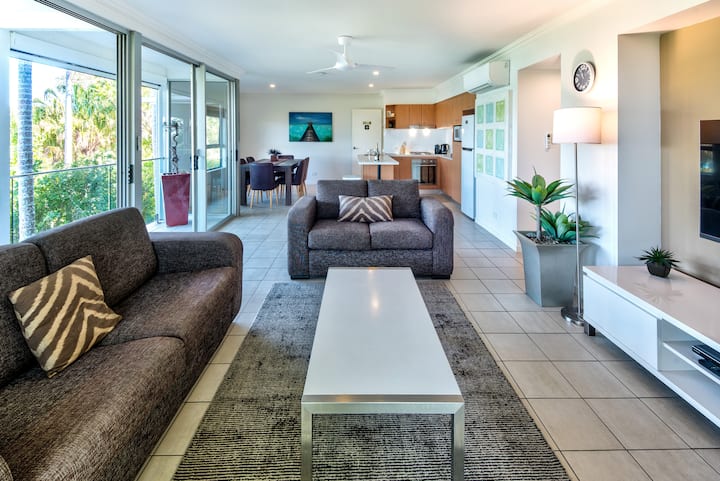 Oasis 18 - Hamilton Island