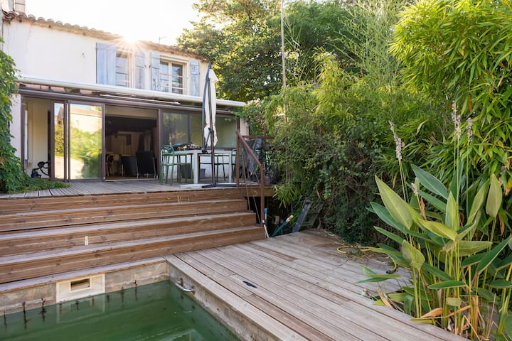 Maison D'artiste Avec Terrasse Et Piscine - Marseille