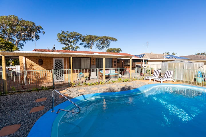 Flora Parade 6 - Tuncurry