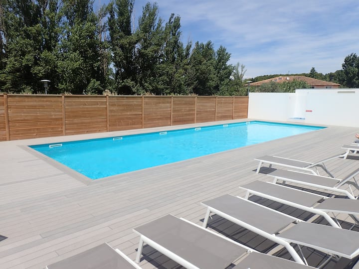 Les Lavandes Très Beau Studio En Rez De Jardin - Éguilles