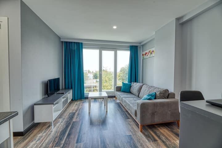 Flat Located  In Hair Transplantation Centers Area - Maltepe
