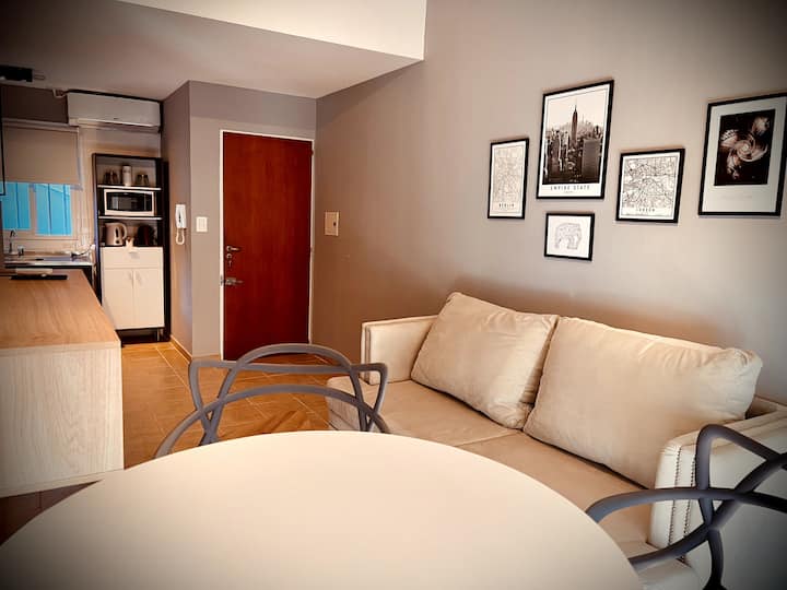 Hermoso Departamento Con Balcón - Corrientes