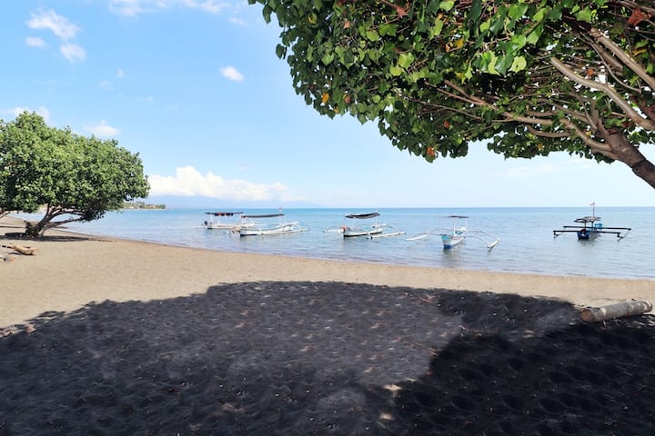 31br With Pool & Sunset Over The Beach In Lovina - Singaraja