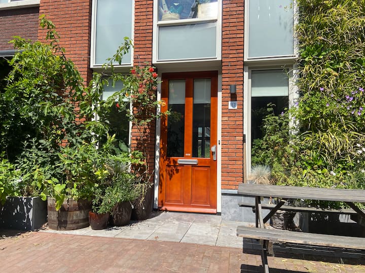 Family House In A'dam City-centre (On The Water) - Amsterdam