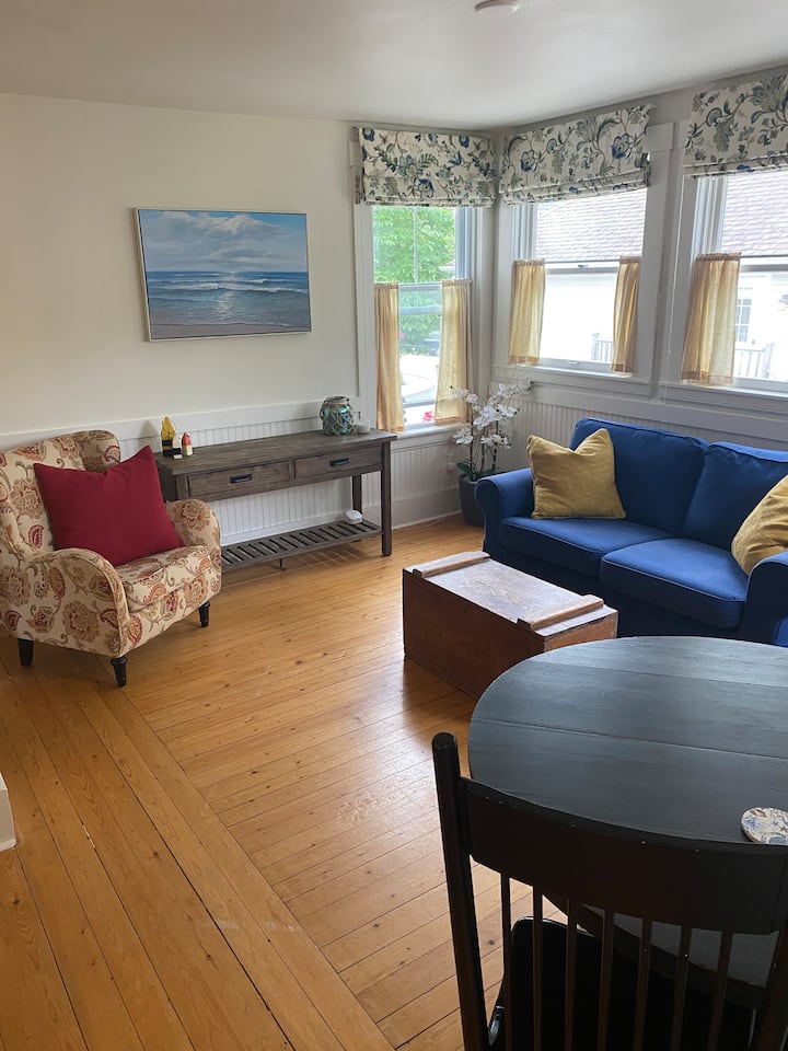 2 Bedroom Unit In Heart Of Chester Village. - Chester