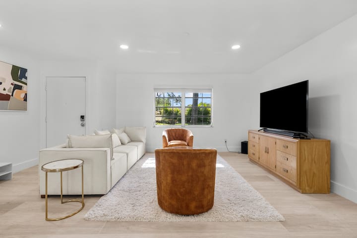 Brand New Home In Jensen Beach With Heated Pool - Stuart, FL