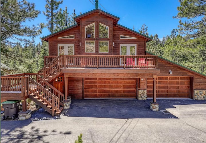 3 Bedroom 2.5 Bath Home Nestled In The Trees - Truckee, CA