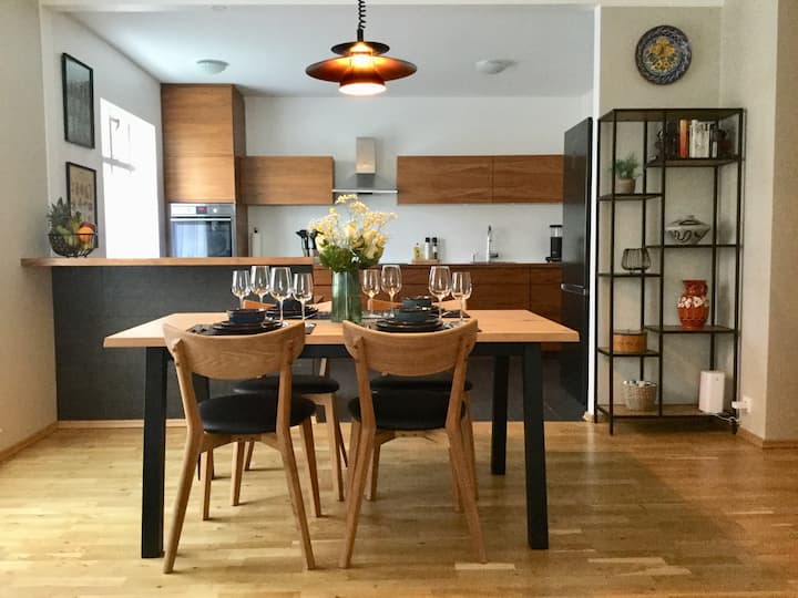 Lovely 2-bedroom Apartment In The Old Town - Islande