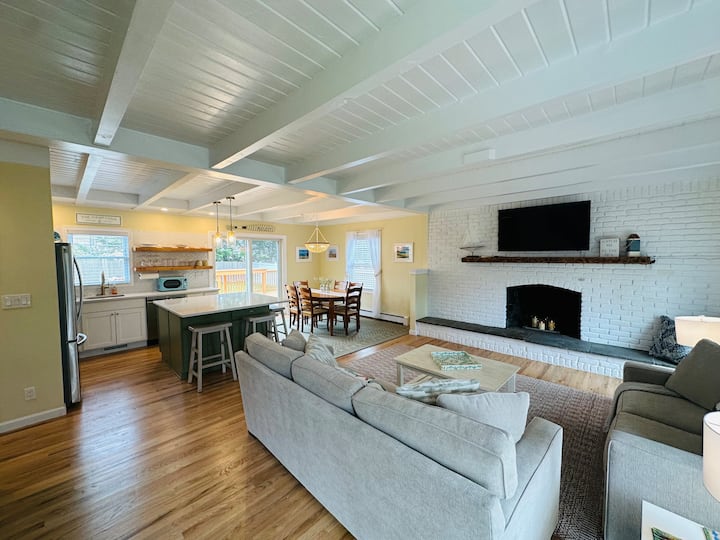 The Mary Alice Family Beach Home - Heated Pool! - Hampton Bays, NY