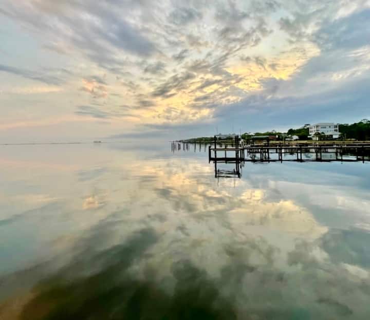 Loft At Soundside Rustic Retreat-walk To Boat Ramp - Pensacola Beach, FL