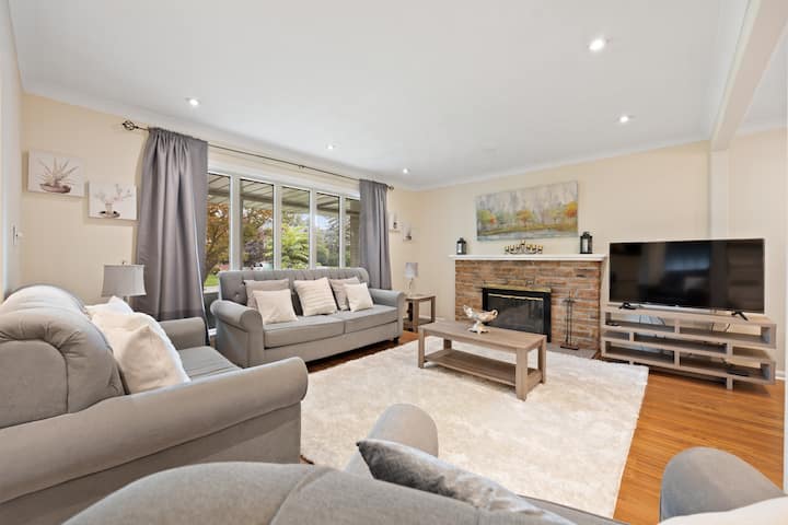 Cheerful 3bedroom Home-nice Backyard-free Parking - Markham