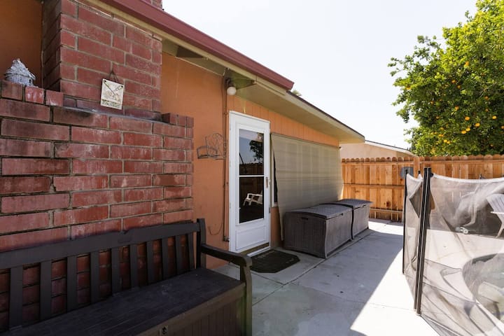 Very Cute Simi Valley 1 Bedroom Guest Apartment W/pool - Simi Valley, CA