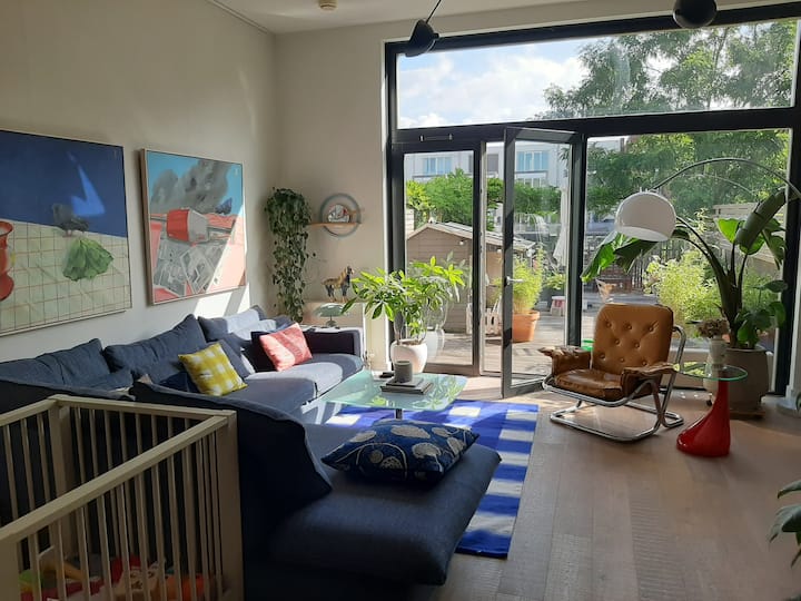 Familiehuis Met Tuin Aan Het Water In Amsterdam - Amsterdam