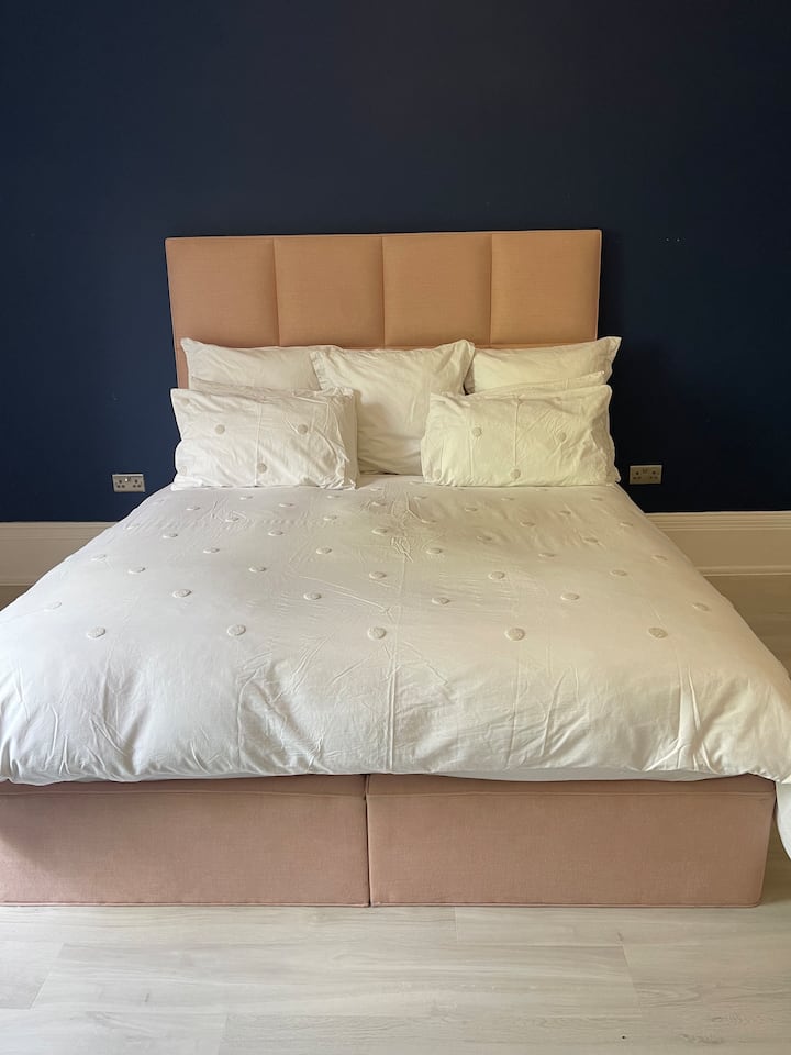 Large Luxury Bedroom In Wingfield Mansion - Cawsand