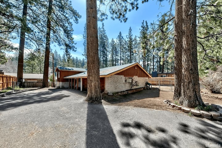 5br Cabin 5 Min To Stateline, Beaches & Shopping - South Lake Tahoe, CA