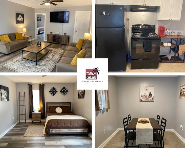 A Downtown Farm-house Styled Apartment W/ A Patio! - Florence, AL