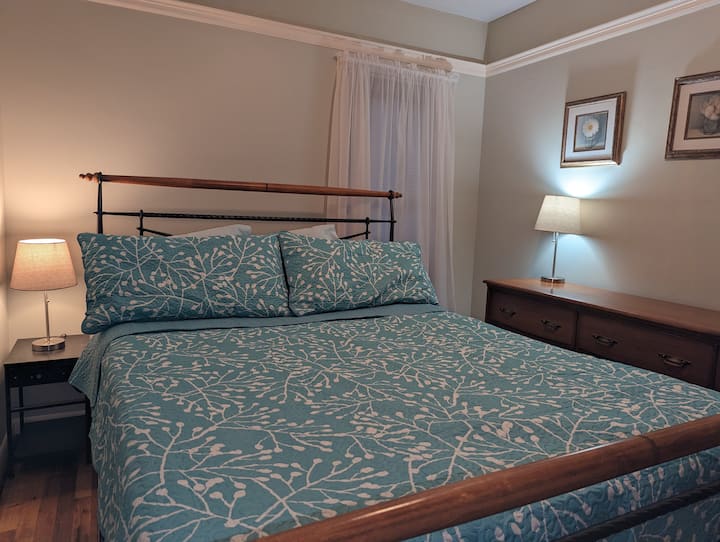 Quiet & Comfy! Fast Wi-fi, Full Kitchen, Laundry - Cheyenne, WY