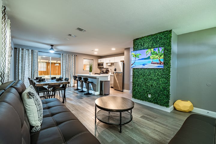 Modern 10 Sleeper Near Downtown Orlando - Orlando, FL