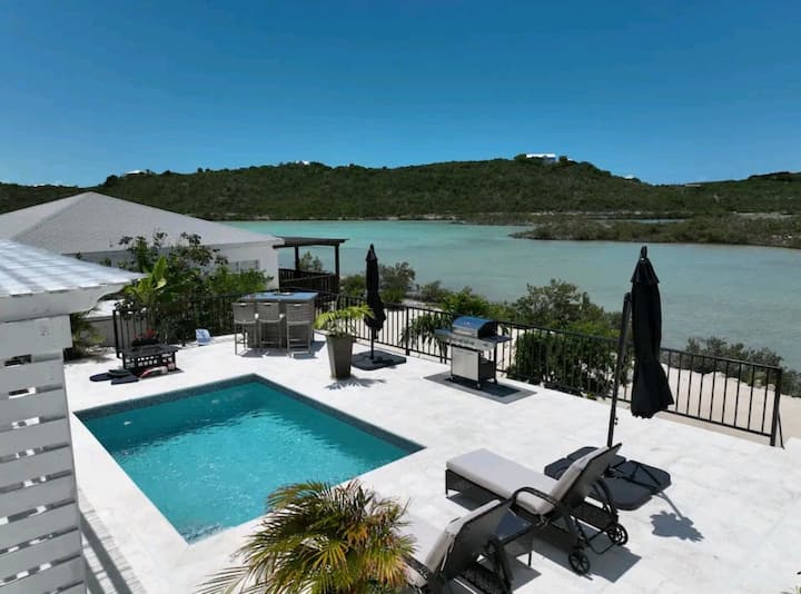 Flamingo Lake Villa - Turks and Caicos Islands