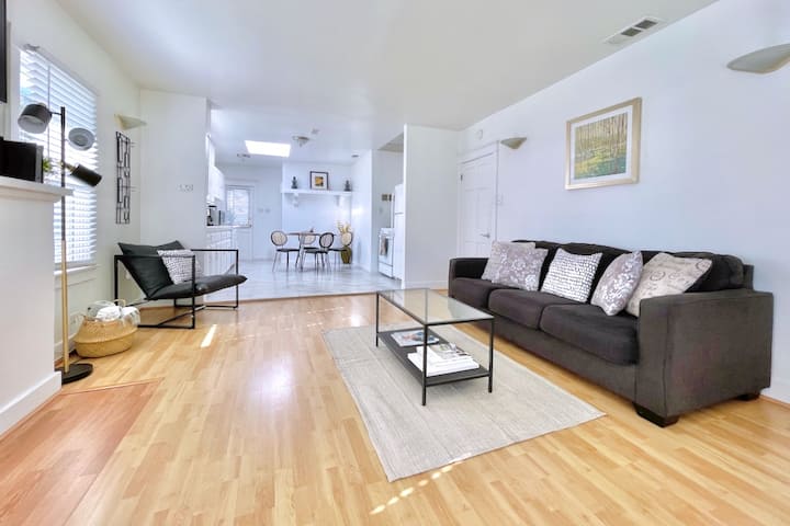 Top Rated House: Cedars | Beverly Hills | Parking - Beverly Hills, CA