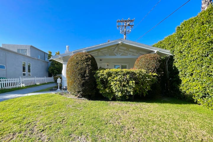 Chic // Beverly Hills House *Sale* - Clover Park - Santa Monica