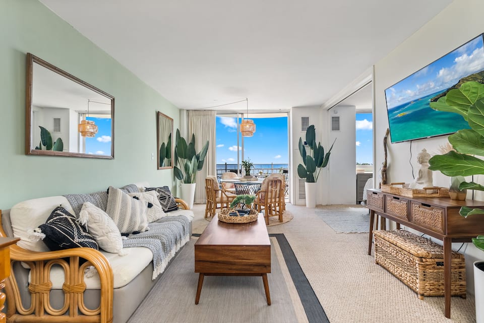 Honolulu Beachfront Vacation Rentals - Hawaii, United States | Airbnb