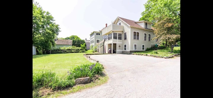 Charming Rustic Antique Home W/ Balcony & Parking - Burlington, VT