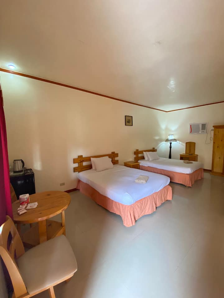 Family Room - Mariveles