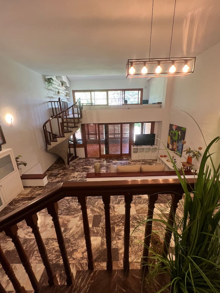 Large House With 25m Pool, Gardens, Tennis - Alicante