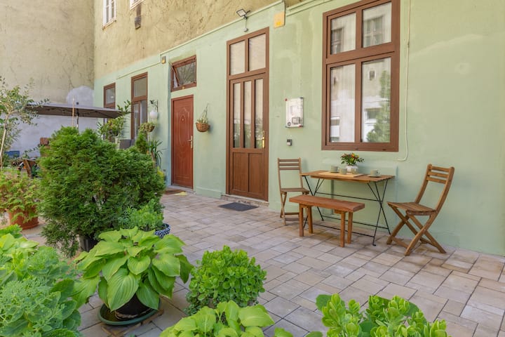 New Super Central Apartment With Green Courtyard - Budapeste