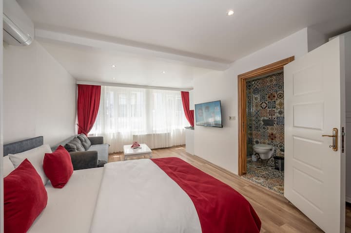 Ki̇ng Sui̇te Large Luxury Spaci̇ous Fami̇ly Sui̇te - Istanbul